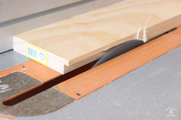 How to Cover Wire Shelves With Wood • Neat House. Sweet Home